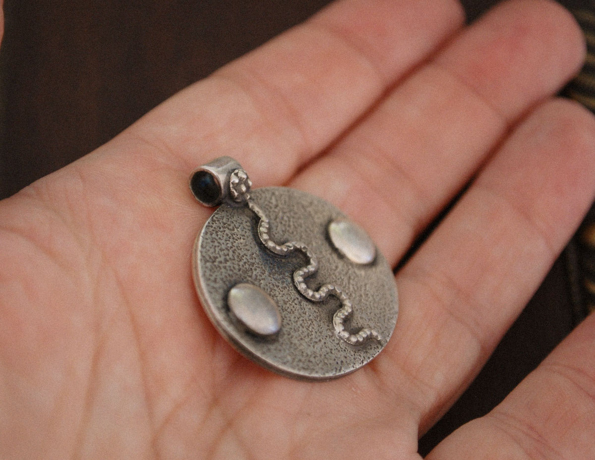 Rajasthani Snake Amulet – Cosmic Norbu