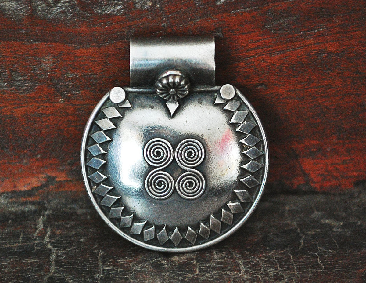 Rajasthani Silver Amulet – Cosmic Norbu